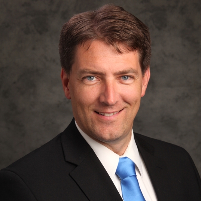 chad-huson | Wells Fargo Advisors